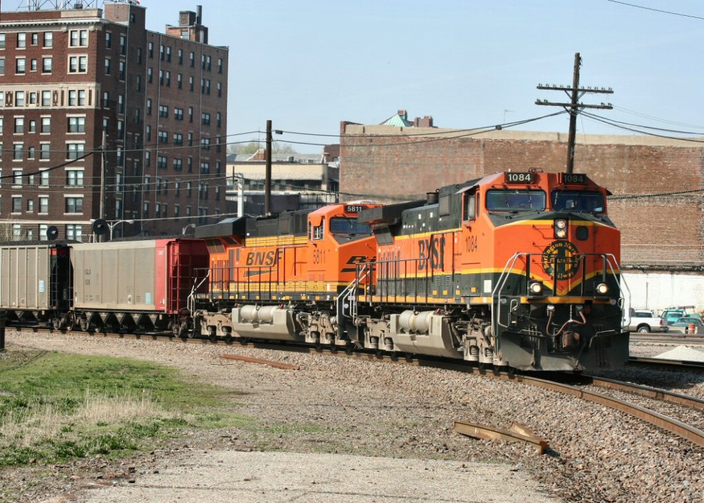 BNSF 1084